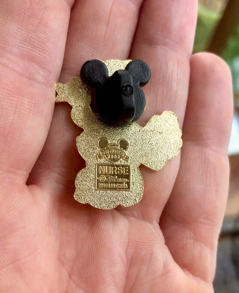 WDW DISNEY Nurse Minnie Mouse w Clipboard PIN 5017 Red Cross Hat Cap ...