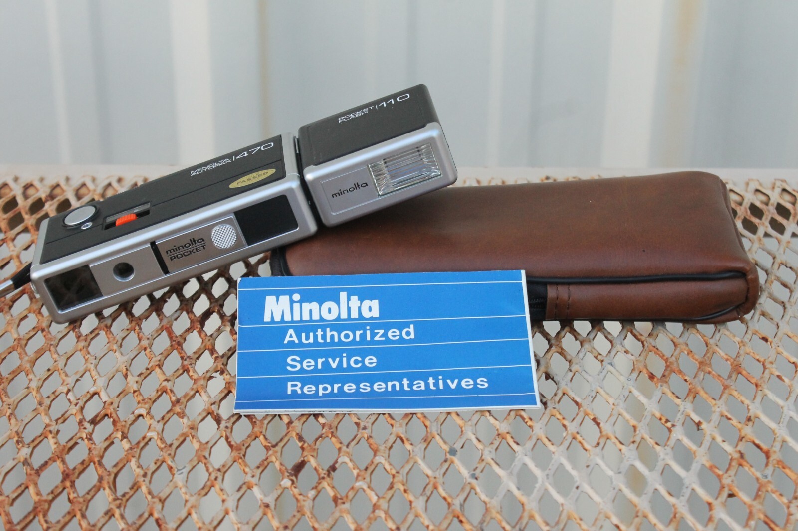 VTG MINOLTA POCKET AUTOPAK 470 FILM CAMERA POCKET FLASH 110 W/ CASE ...