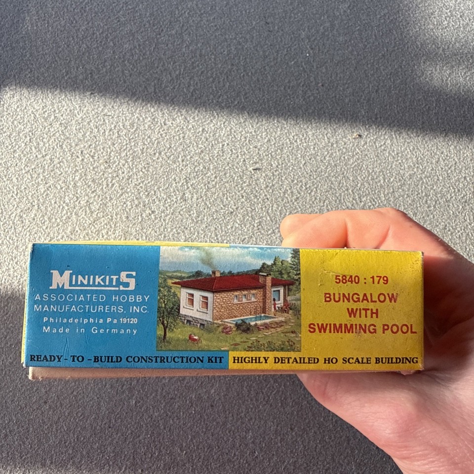 AHM Minikits Ho Scale 5840 Bungalow With Swimming Pool New But Unsealed ...