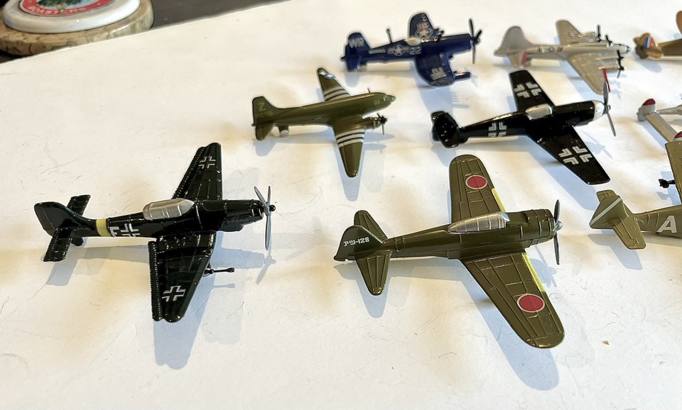 Lot 10 Diecast Toy Airplanes Dyna-Flites Military Aircraft Tiger P38 ...