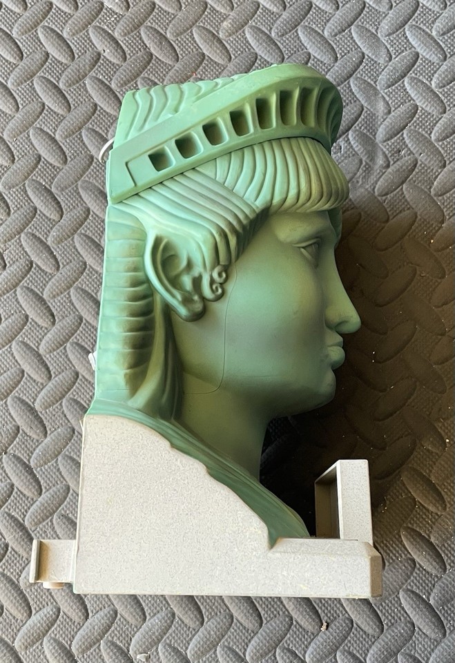 Toy Biz Marvel X-Men The Movie Lady Liberty Playset 2000 Vintage Toy ...