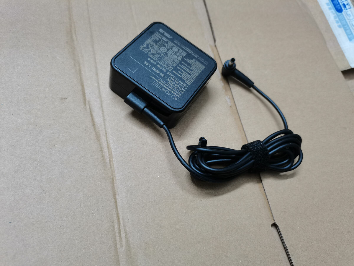 ADP-65GD D Genuine ASUS 65W AC Adapter for Expertbook P2451F ZenBook 15 ...