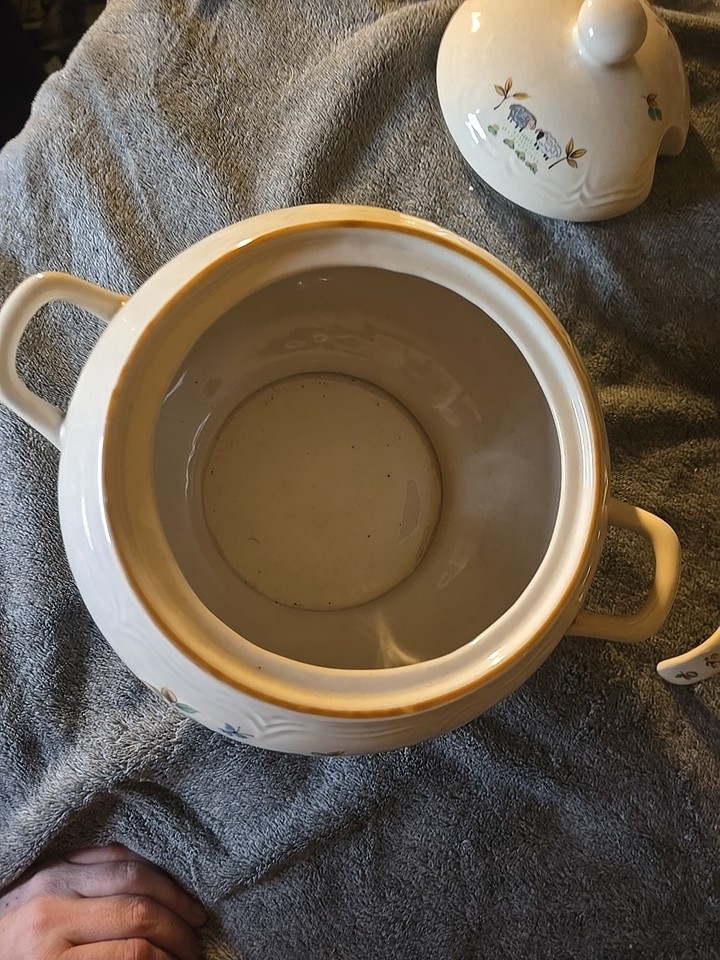 Heartland Stoneware Vintage Soup Tureen W/Ladle Country Village Sheep ...