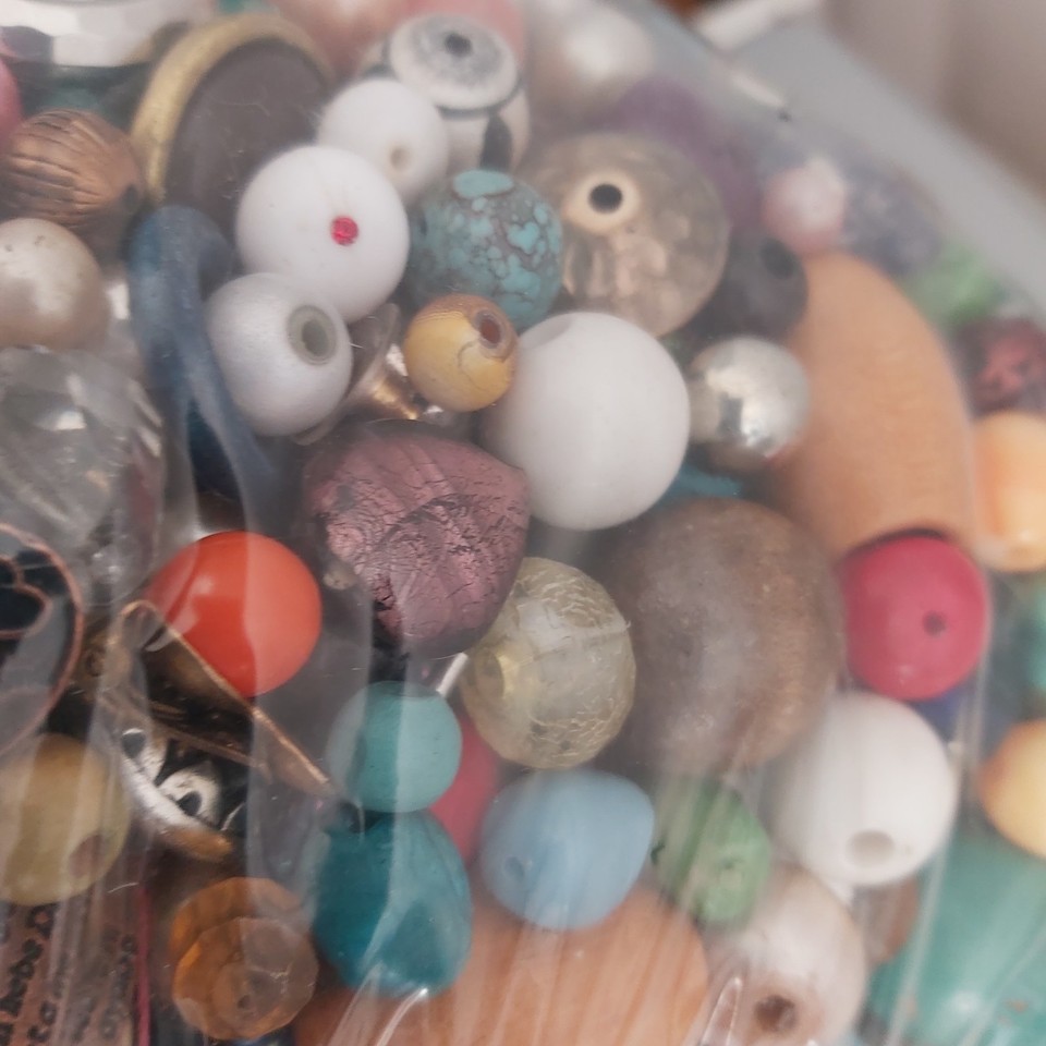 4kg BROKEN Beads Bits And Bobs Crafting Spares & Repairs Vintage ...