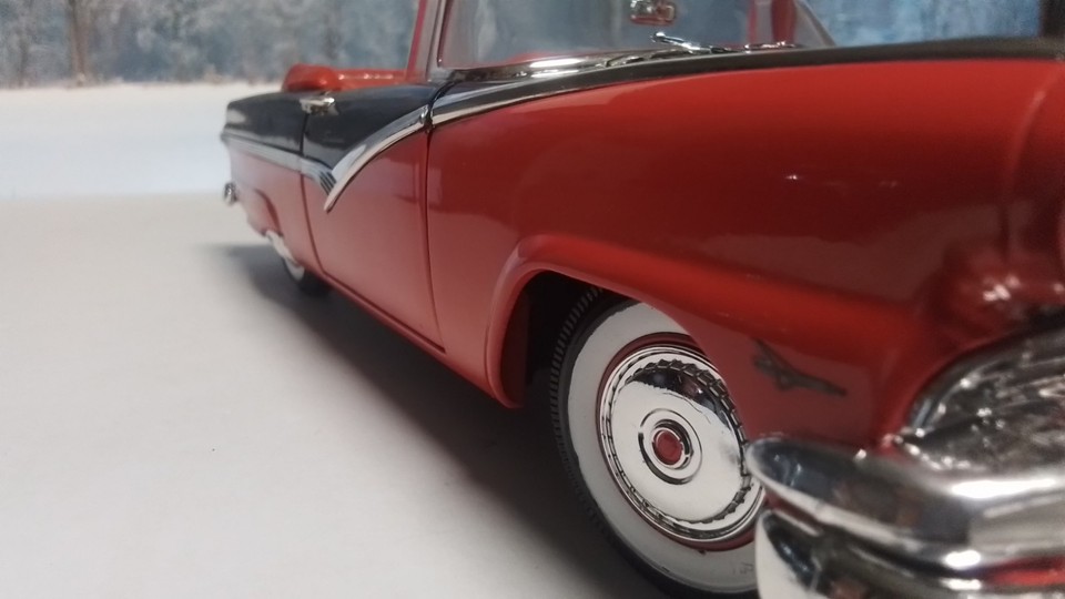 1/18 ERTL AMERICAN MUSCLE 56 FORD SUNLINER ANSON 63 FORD THUNDERBIRD ...