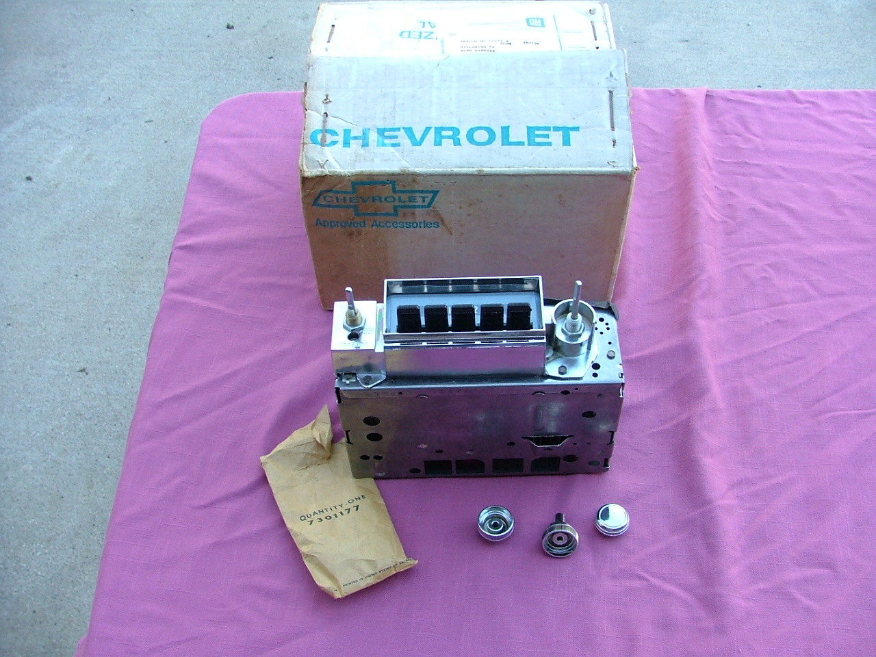 1967 Chevy Impala push-button transistor AM radio, NOS! 986846 Caprice ...
