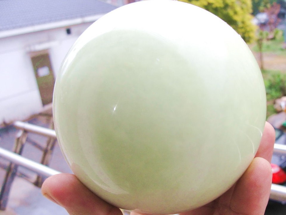 Hot 100mm 1500g Glow White Jade Stone Glow In The Dark Stone Ball BLUE ...