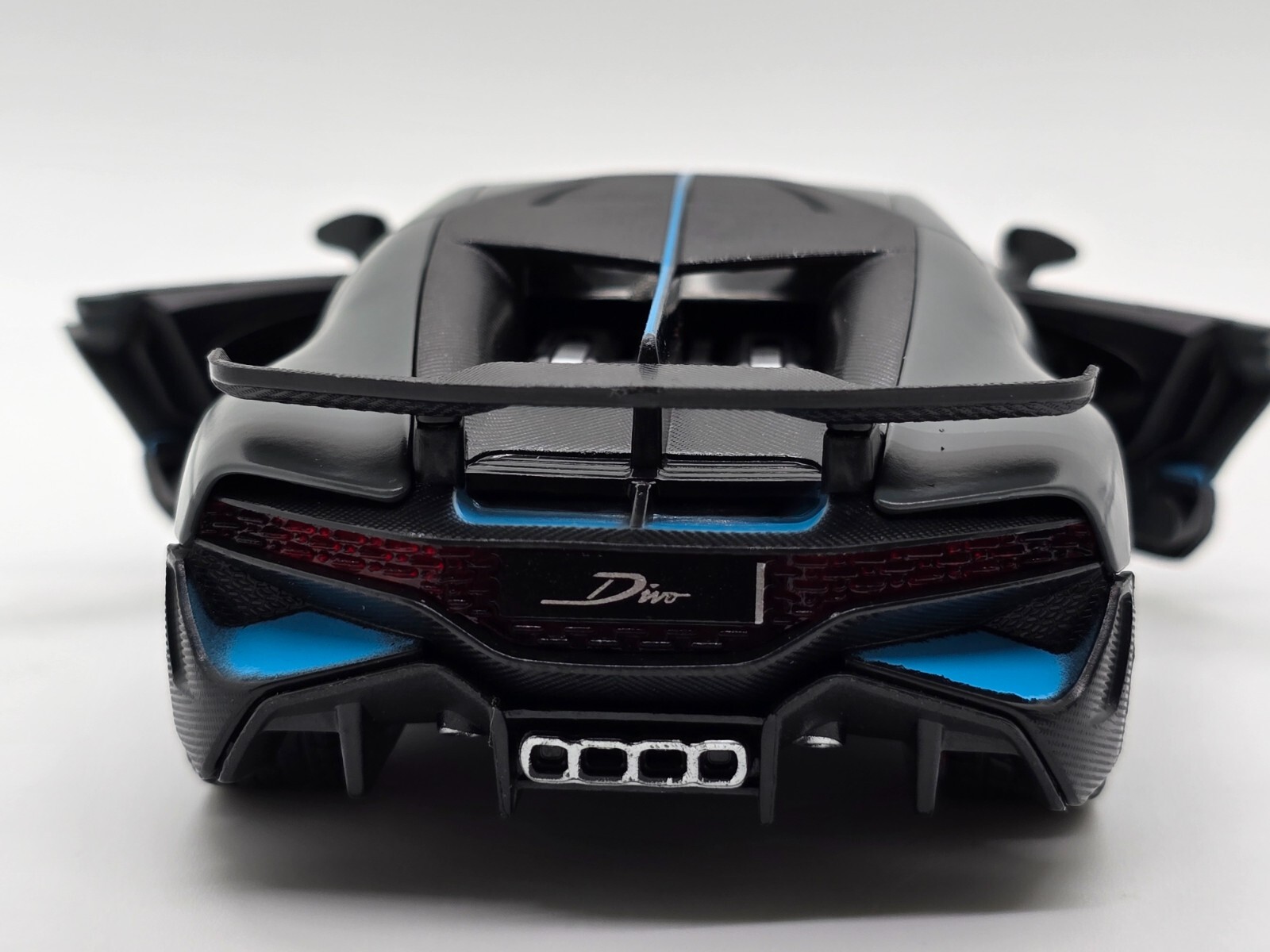 1/32 Scale Diecast Buggati Divo Model Working Doors in Gray w/ Blue ...