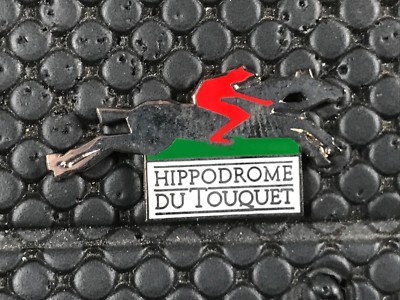 PINS PIN BADGE SPORT HIPPIQUE CHEVAL HORCE TOUQUET VERSION ARGENT | eBay