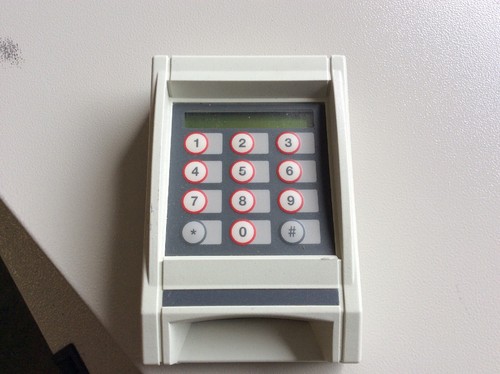 G4S AMAG Symmetry S853 Smartcard Wall LCD KeyPad Badge Card Reader CAC ...