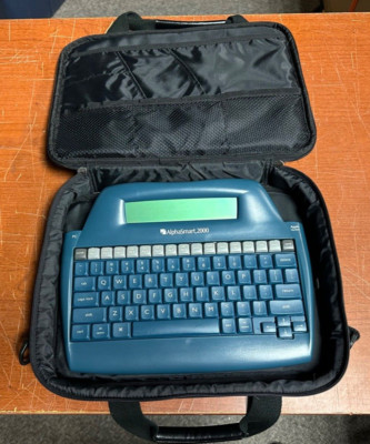 Typewriters & Word Processors - Alphasmart 2000 Portable Word Processor