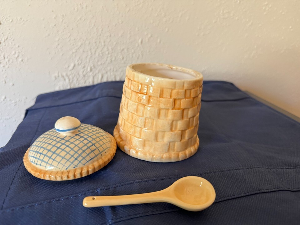 Sugar/Jelly bowl with lid and spoon ~ Lattice design | eBay