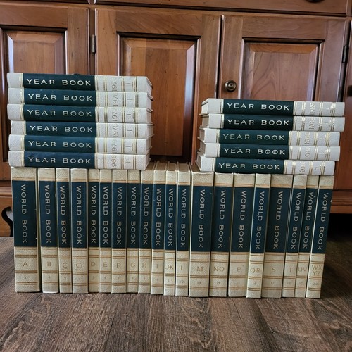 The World Book Encyclopedia 1964 20 Book Set A-Z, 11 Year Books 1966 74 ...