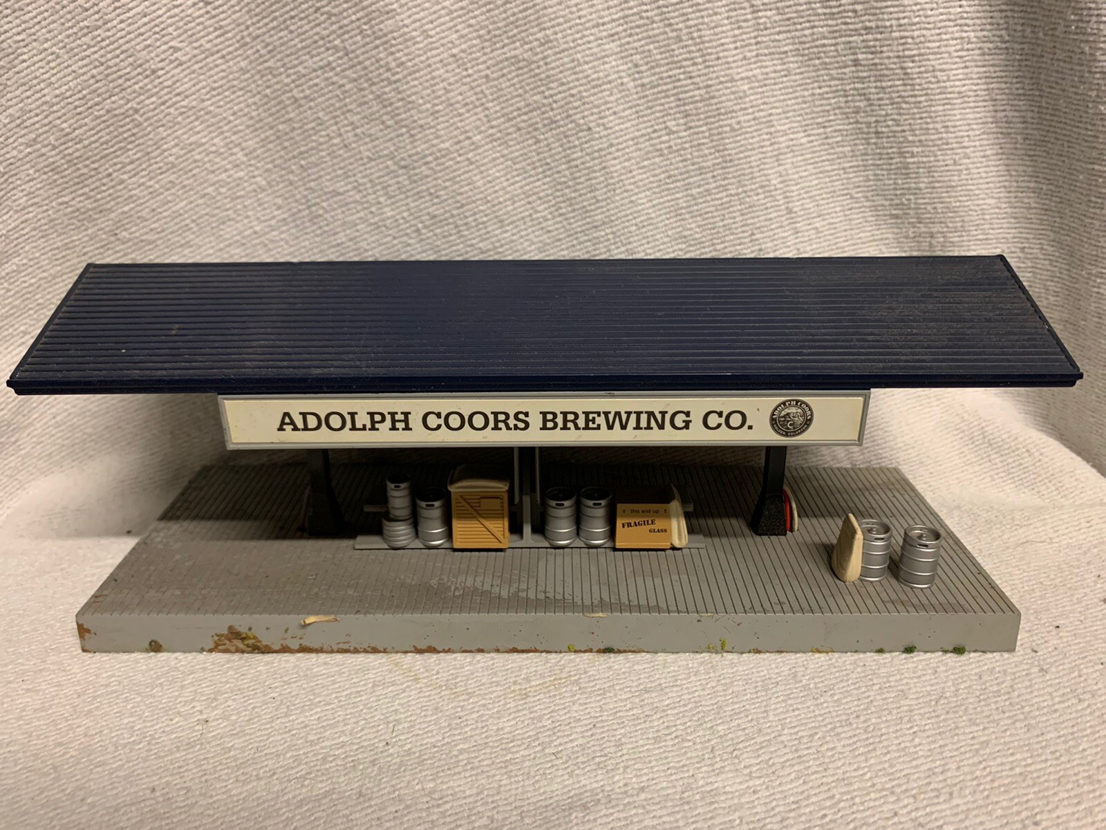 MTH RAILKING COORS BREWING FREIGHT PLATFORM ACCESSORY O GAUGE BEER ...