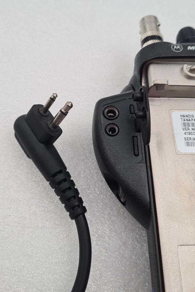 MOTOROLA HT750 HANDIE-TALKIE AAH25RDC9AA3AN TANAPA PMUE1434A 7.5V for ...