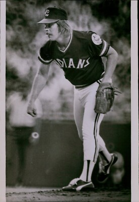 LG844 1977 Orig Photo AL FITZMORRIS Cleveland Indians Baseball Pitcher ...