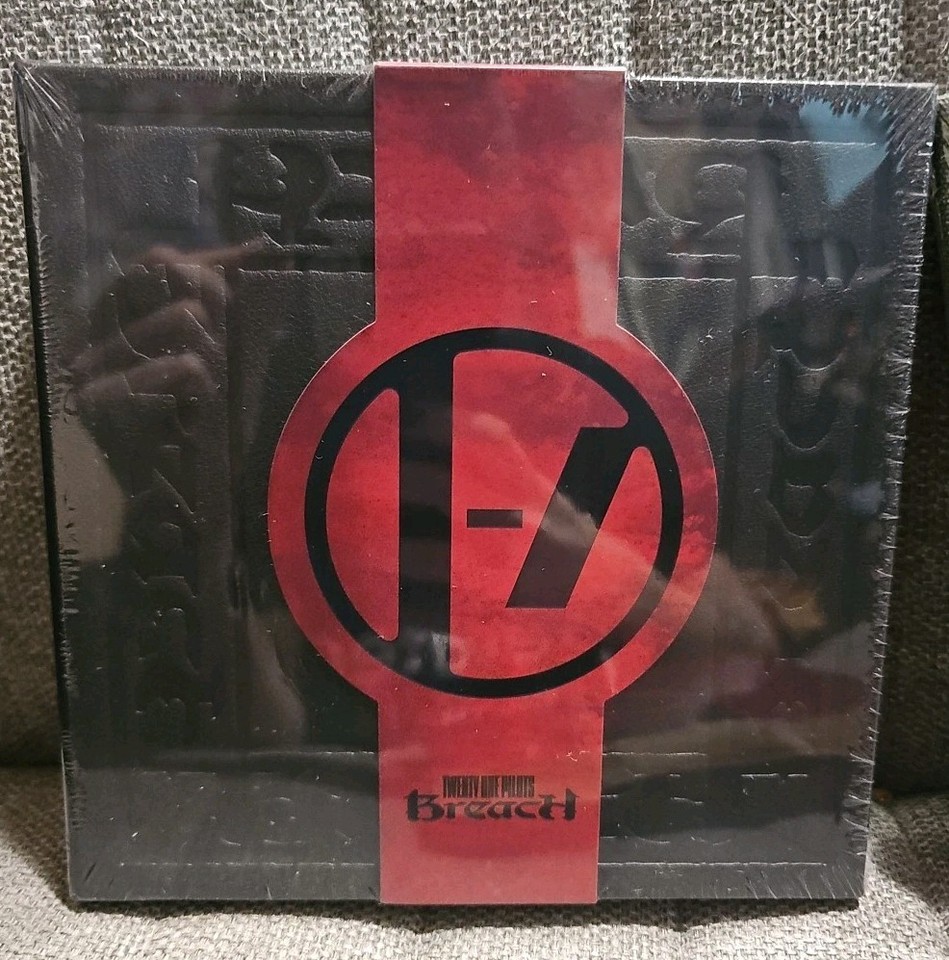 TWENTY ONE PILOTS BREACH COMPLETE BOXSET - TORCHBEARER DARK CLANCY NOVA ...