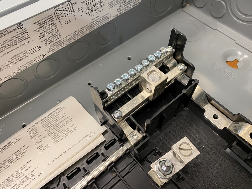 Square D BX21D QOC24UF QO Load Center Enclosure 125A 240V 1PH 24 Space ...