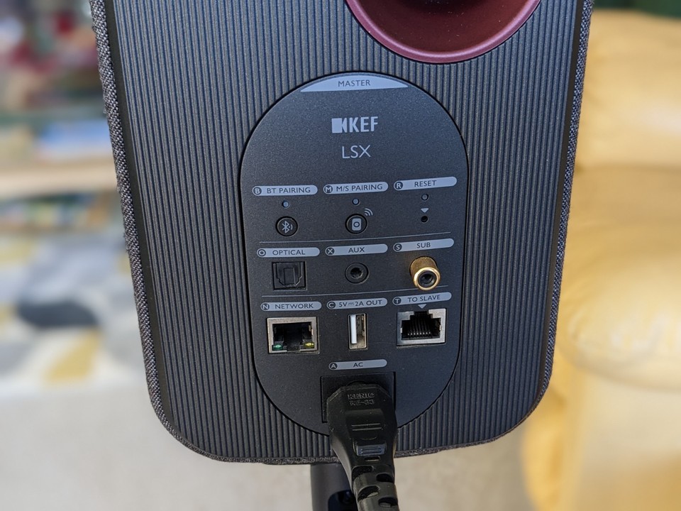 KEF LSX Wireless Active Speakers. Probably faulty but can't be sure ...