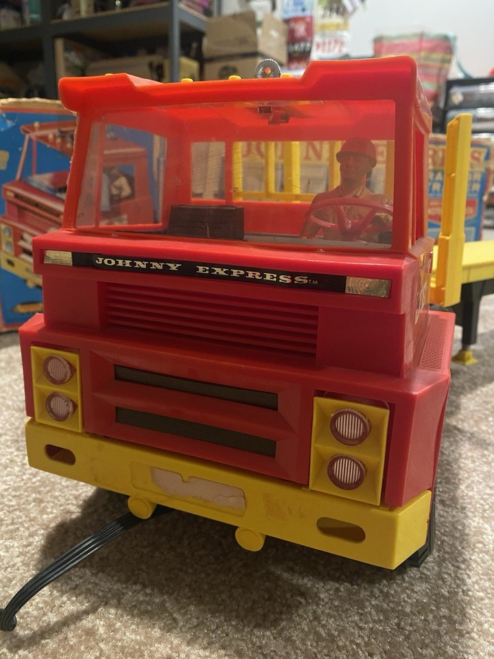 Vintage 1965 Topper Toys Johnny Express Tractor And Trailer w/Remote ...