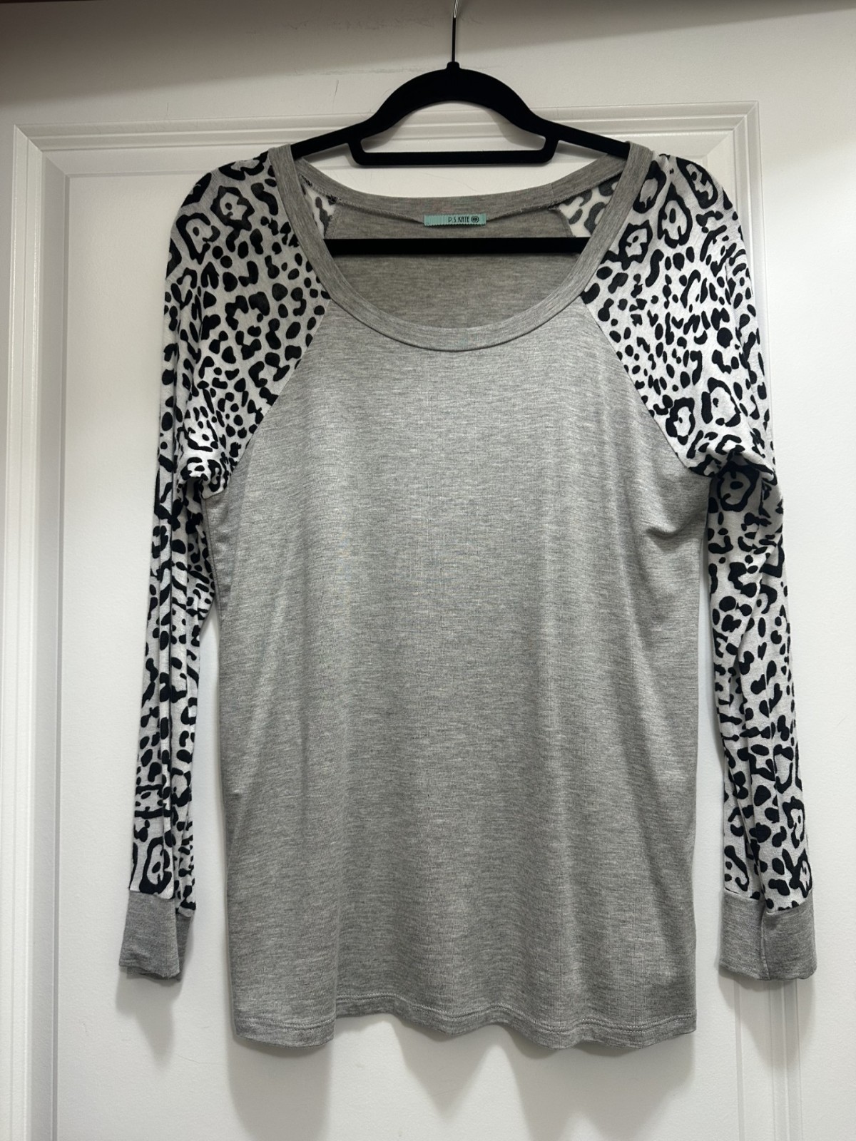 P.S. KATE TOP GRAY WITH BLACK & GRAY LEOPARD SLEEVES … - Gem