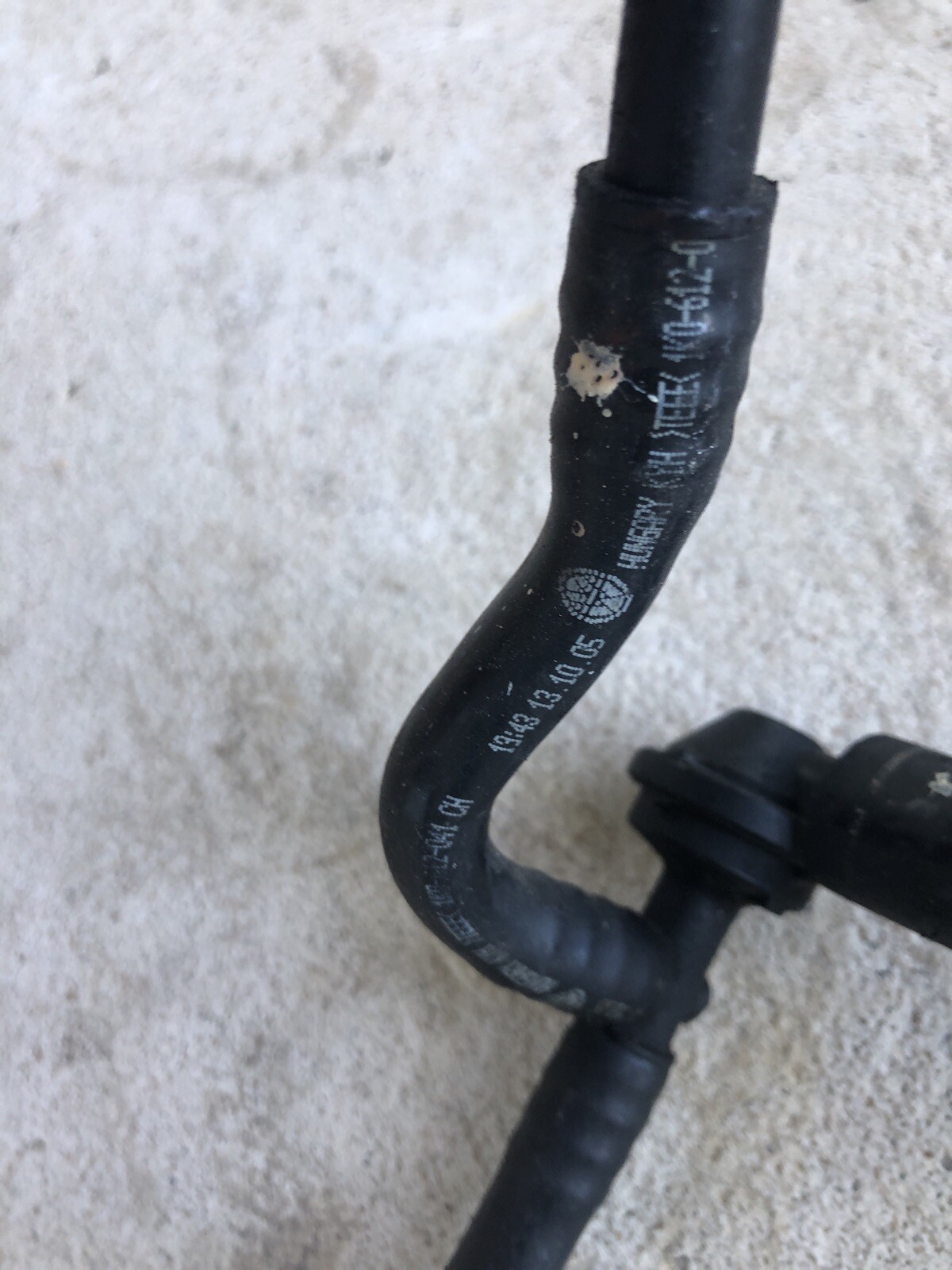 VW Eos Jetta GTI Audi A3 Vacuum Hose On Top of Cylinder Head Genuine ...