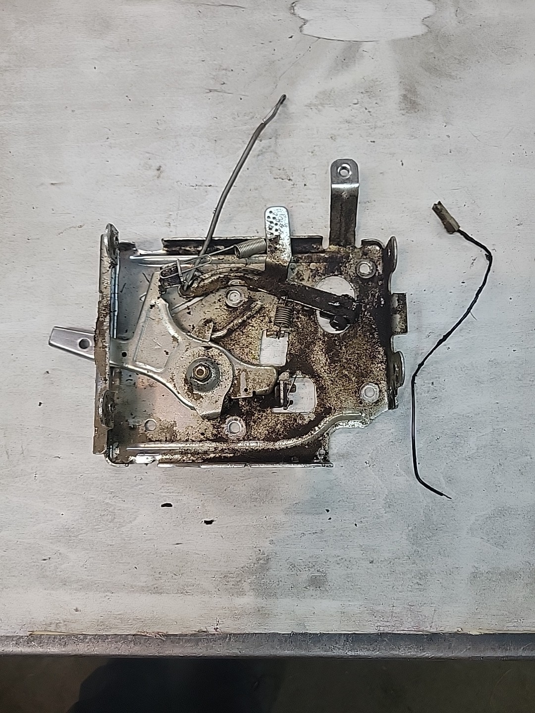 OEM Briggs and Stratton Throttle control bracket 793107 W/Linkage | eBay