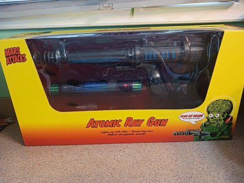 25” RARE Mars Attacks Atomic Ray Gun LIGHTS SOUNDS FOG Movie Alien ...