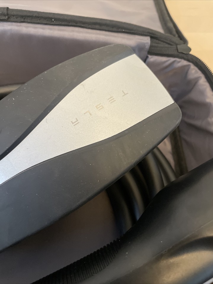 TESLA Mobile Connector UMC Charging Cable 1121254-00-E AU ADAPTER AUS X ...