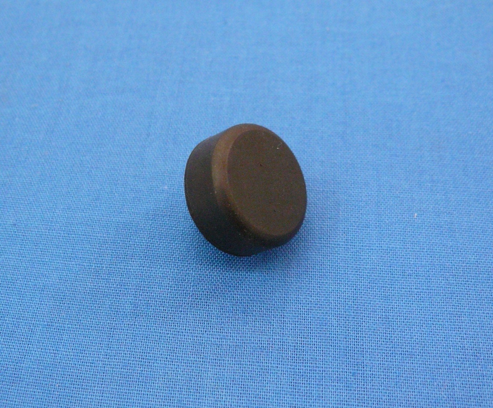 HONDA TRX 250R 300EX OEM SEAT PAN STOPPER RUBBER GROMMET NEW TRX250R TRX300EX | eBay