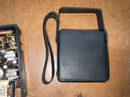 Vintage retro silver North American solid state 15 transistor radio ...