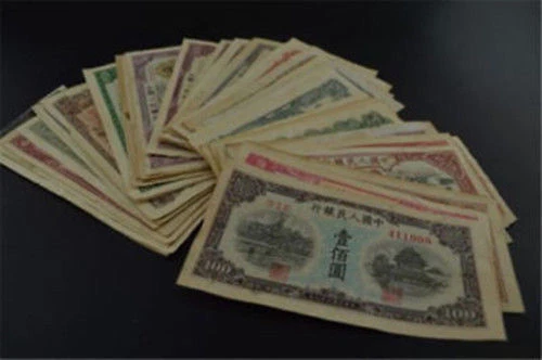 First Chinese Paper Money