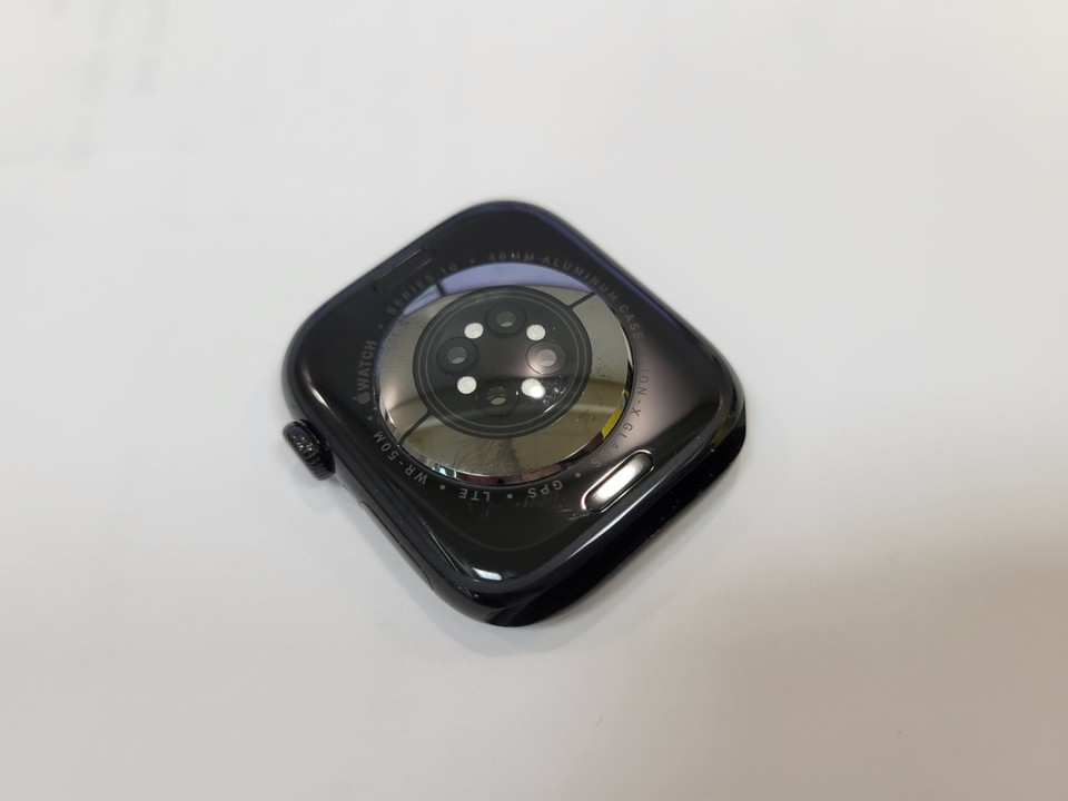 Apple Watch Series 10 46mm GPS Cellular Jet Black Aluminum Black - Bad ...