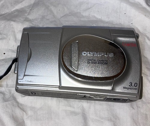 Olympus Digital Camera D-550 Zoom Camedia 3.0 Megapixel - No Working ...