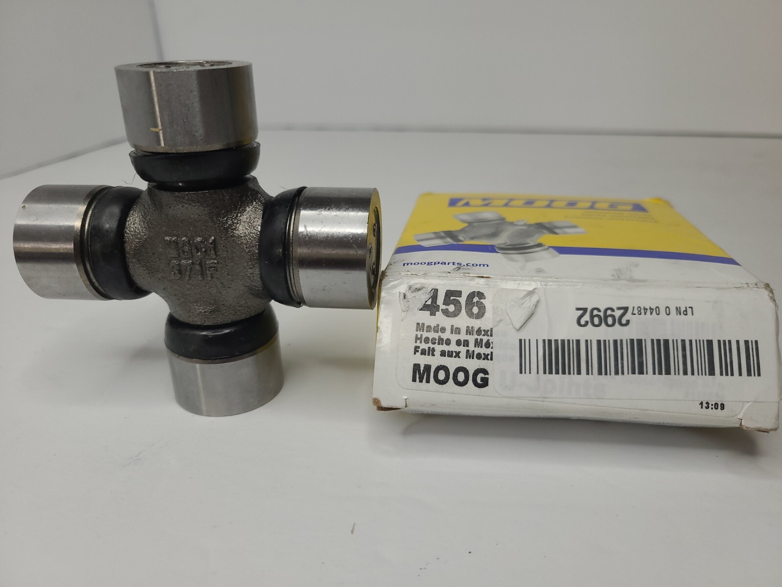 Premium Universal U-Joint - MOOG 456 (12 Month 12,000 Mile Limited ...