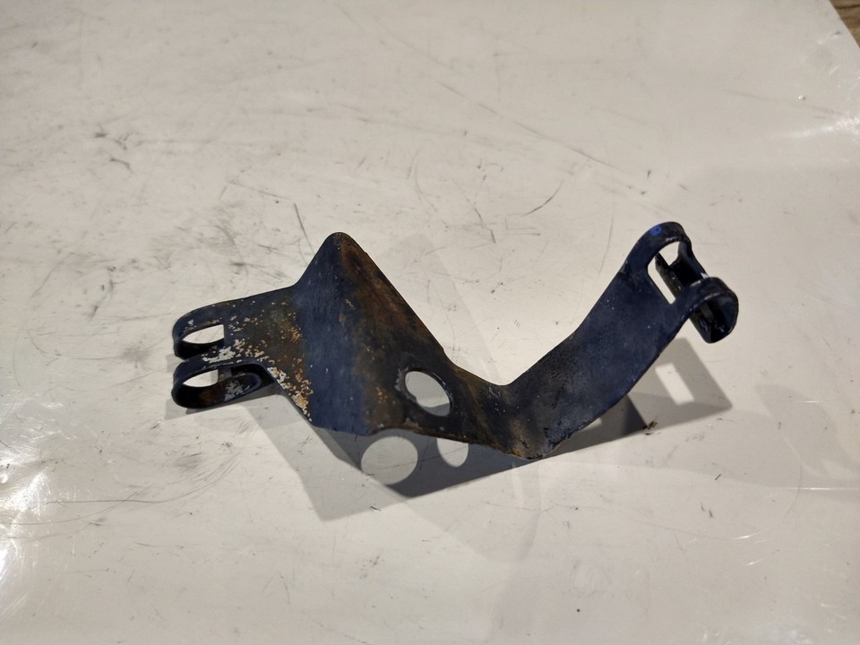 GM 2500 Rear Differential Cover Parking Brake Cable Bracket | eBay