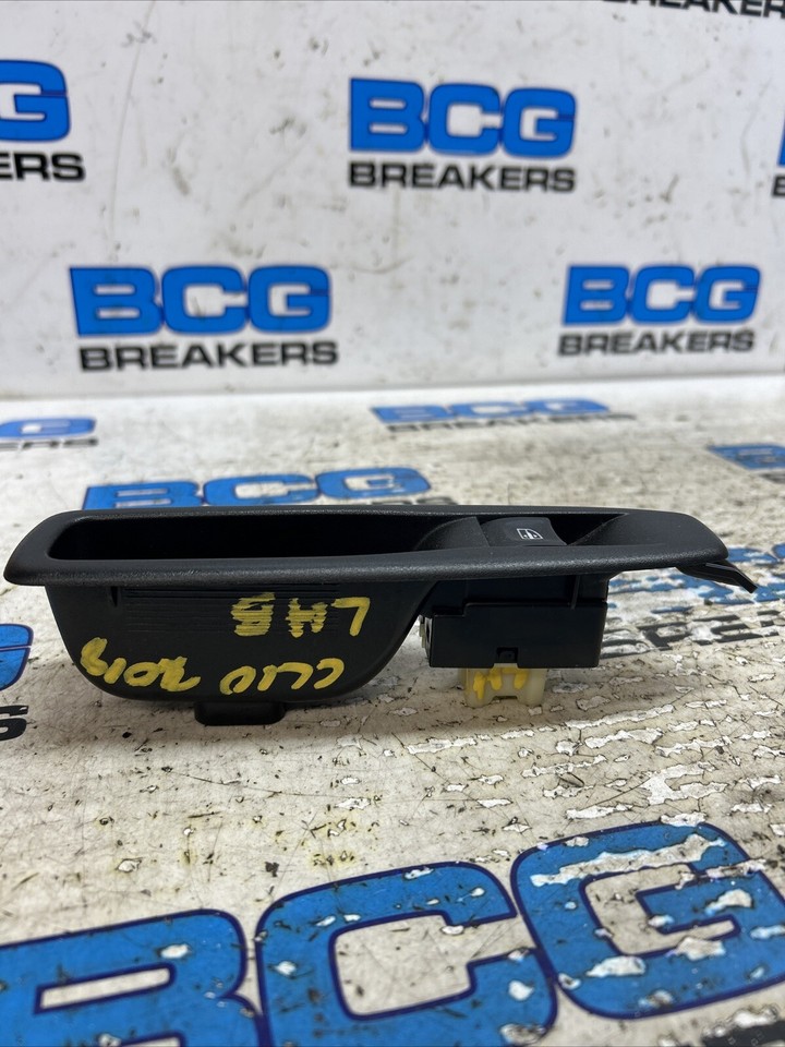 2019 Renault Clio Drivers Rear Left Electric Window Switch 829507217R ...