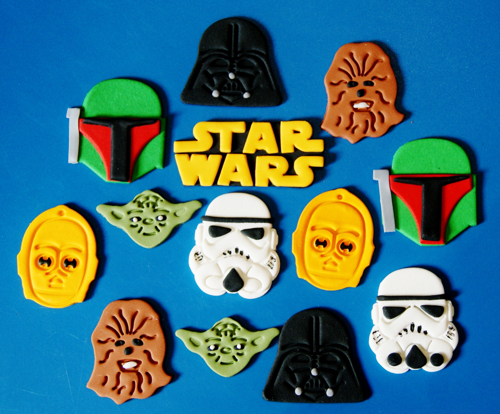 STAR WARS CUP CAKE TOPPERS X 12 - ***APPROX 5CM*** PLUS 7.5CM STAR WARS ...