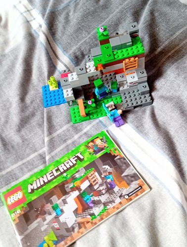Lego Minecraft 21141 Zombie Cave Complete With Mini figures and ...