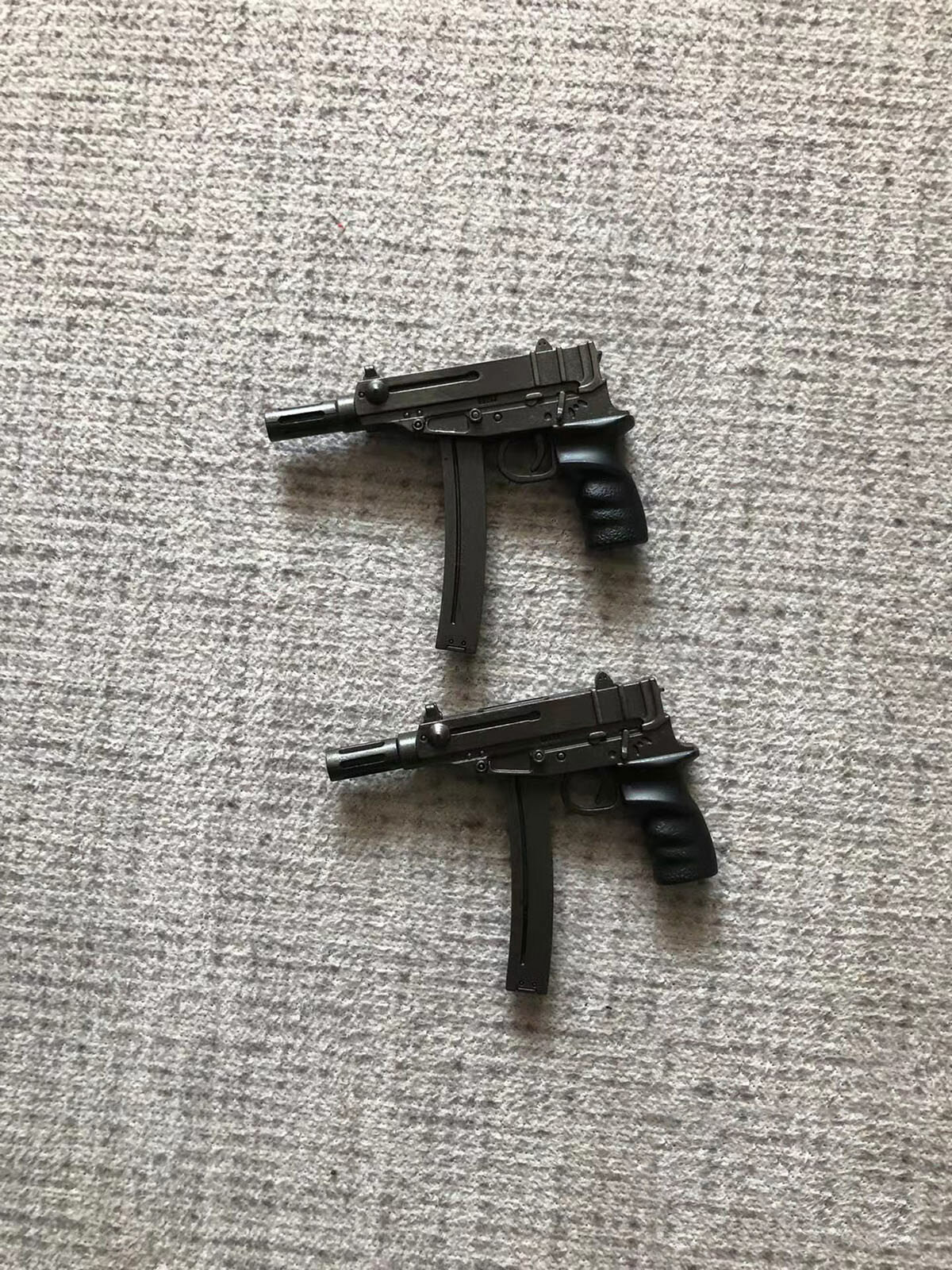 HotToys HT MMS466 1/6 Scale The Matrix Neo SMG Submachine Gun Model * 2 ...