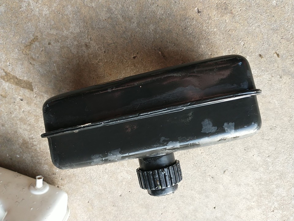 Tecumseh Vintage Small Engine Gas Tank Fuel Tank Horizontal Outlet | eBay
