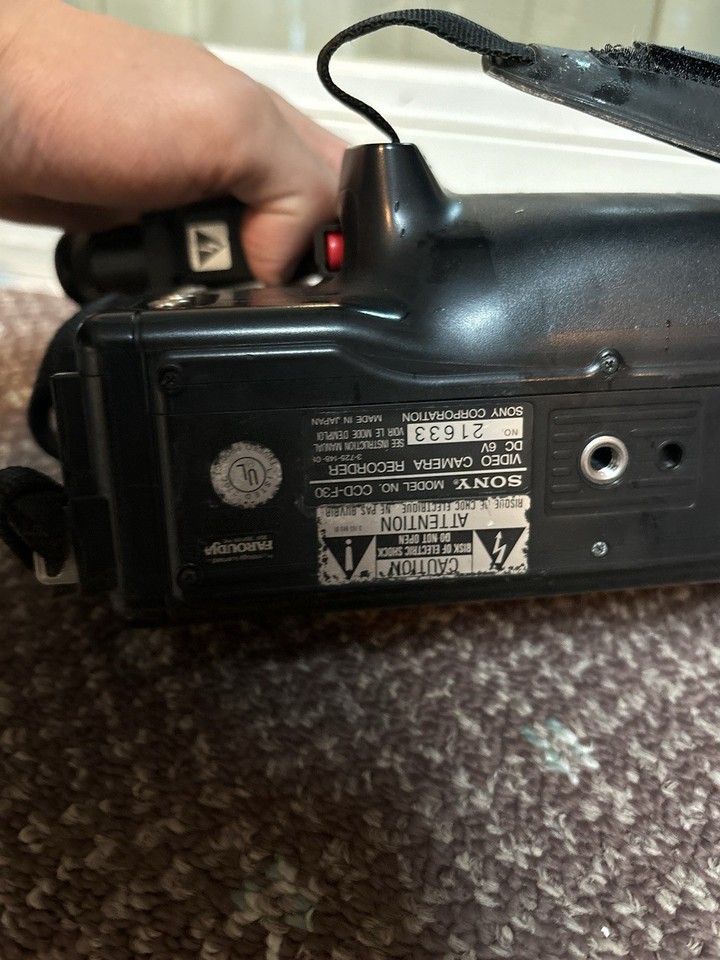 SONY HANDYCAM VIDEO 8 CCD-F30 PORTABLE VIDEO CAMERA RECORDER Untested ...