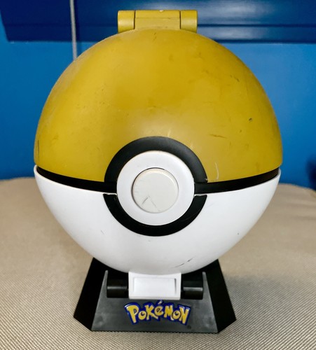 RARE 2009 POKÉMON ACTION FIGURE PLAY SET YELLOW POKE BALL (FIGURES ...