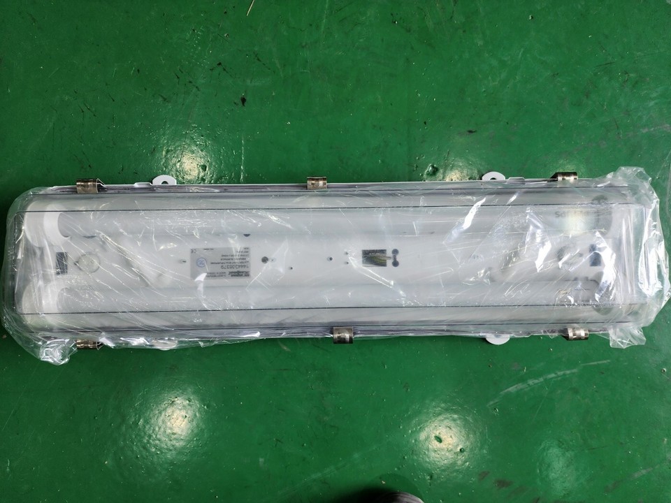 Aqua Signal watertight multipurpose luminaire, surface 2 x 18w 220/230v ...