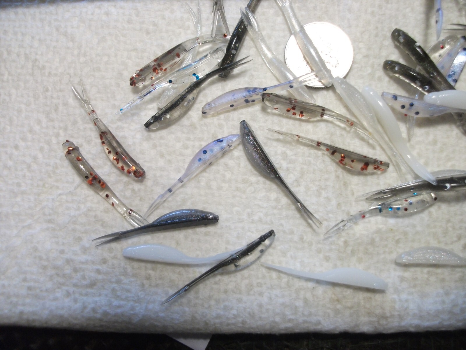 100-1 1/4" FLUKE MIX-crappie-panfish-minnow-grubs-kit-jig-split tails ...