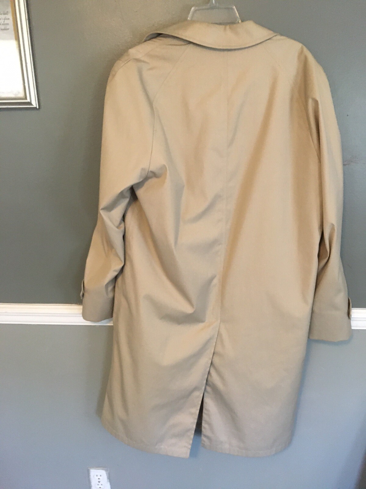 Botany 500 Men's Trench/Rain Coat Vintage Tan 40 Long - Gem