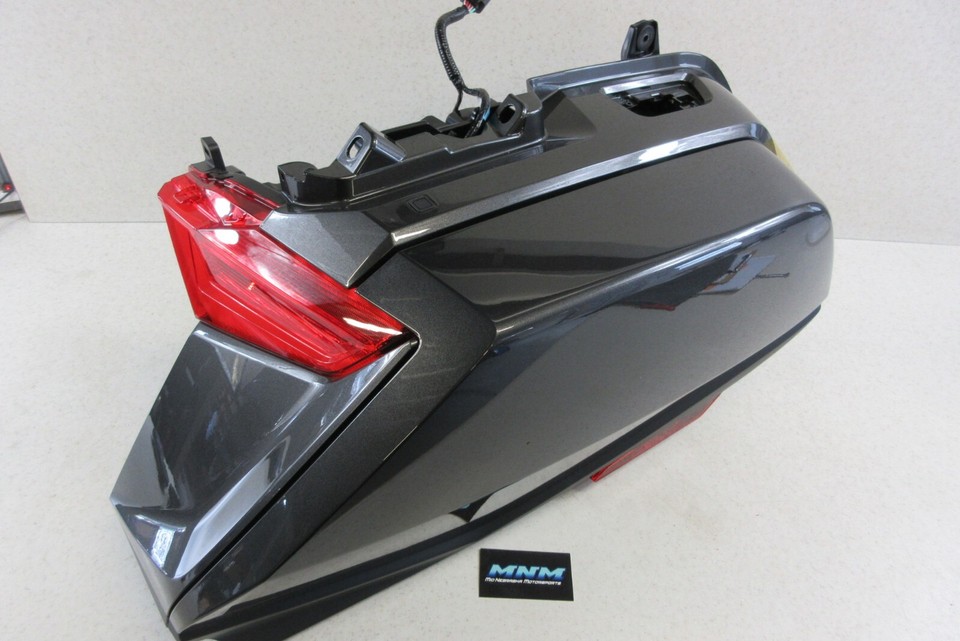 2024 Honda Goldwing GL1800 GL 1800 OEM RH Gray Tail light Saddlebag ...
