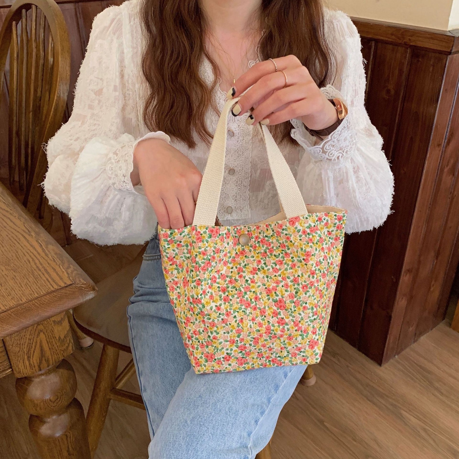 Compact And Practical Floral Canvas Handbag With Copper Buckle Ideal ...