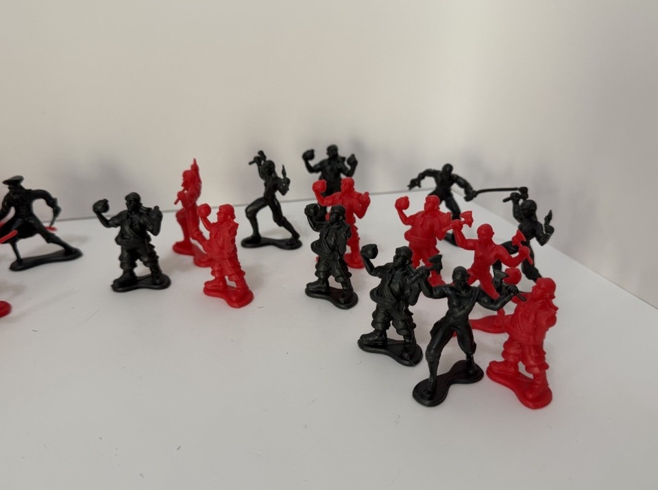 Vintage Giant plastic Figures Pirates Indian’s Army Boat Cannon toy lot ...