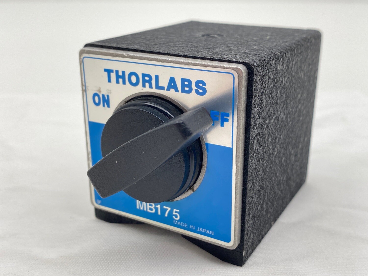 Thorlabs MB175 Heavy-Duty Switchable Magnetic Base, 1/4"-20 Mounting ...